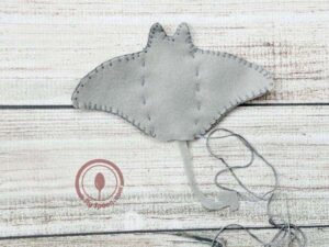 How to Hand Sew a Simple Felt Sting Ray - Free Printable Pattern ...