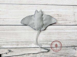 How to Hand Sew a Simple Felt Sting Ray - Free Printable Pattern ...
