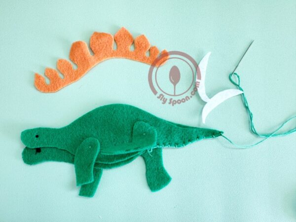 Free Printable Simple Felt Stegosaurus Dinosaur Pattern – Great for ...