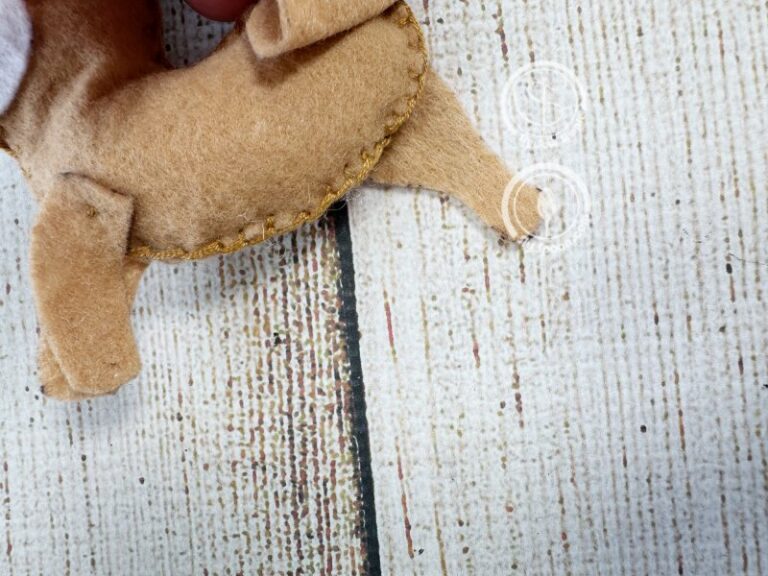 Beginner Felt Reindeer Sewing with FREE PDF pattern - Easy Handmade ...