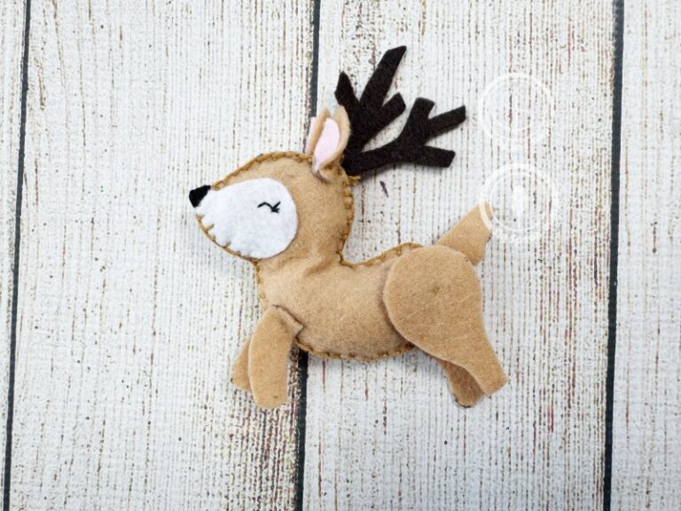 Beginner Felt Reindeer Sewing with FREE PDF pattern - Easy Handmade ...