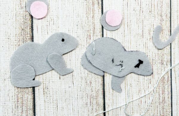 How to Sew an Easy Felt Mouse (or Rat!) Plushie with a Free Printable ...