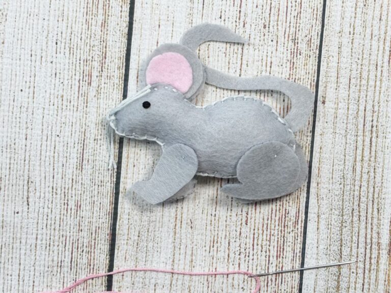 How to Sew an Easy Felt Mouse (or Rat!) Plushie with a Free Printable ...