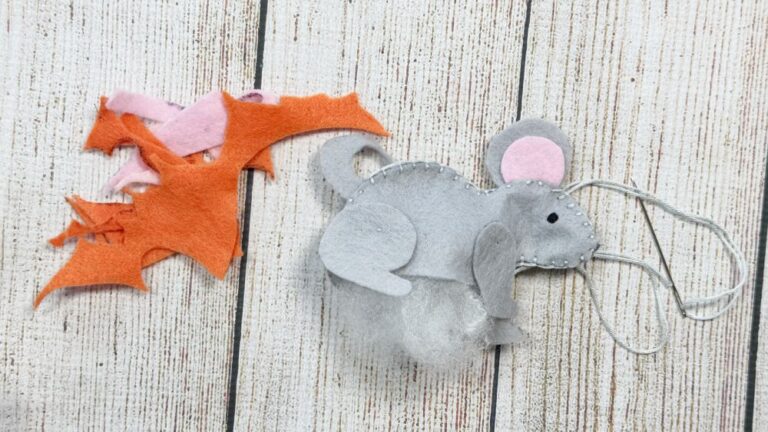 How to Sew an Easy Felt Mouse (or Rat!) Plushie with a Free Printable ...